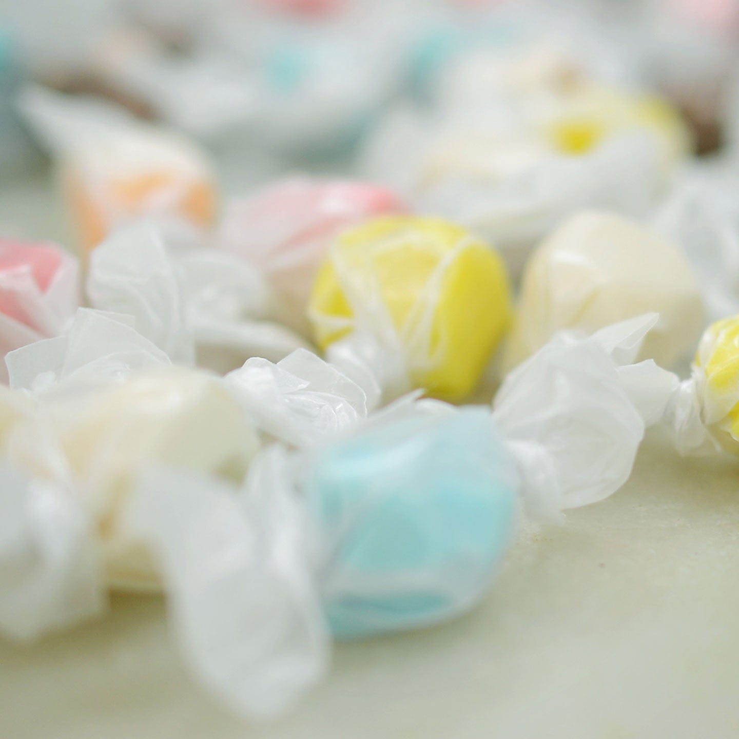 1/2 lb Fresh Water Taffy – Fudge Du Locke